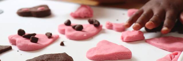 Taste-safe dough recipes for sensory messy play | Omo